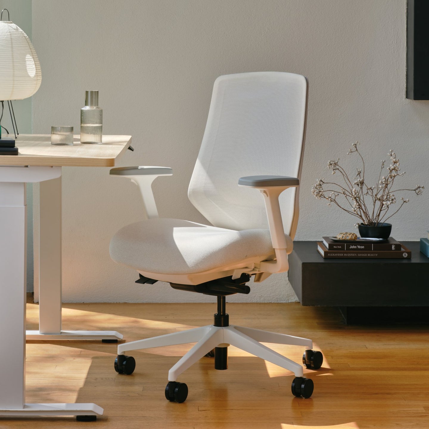 Ergonomic Chair Pro | Branch